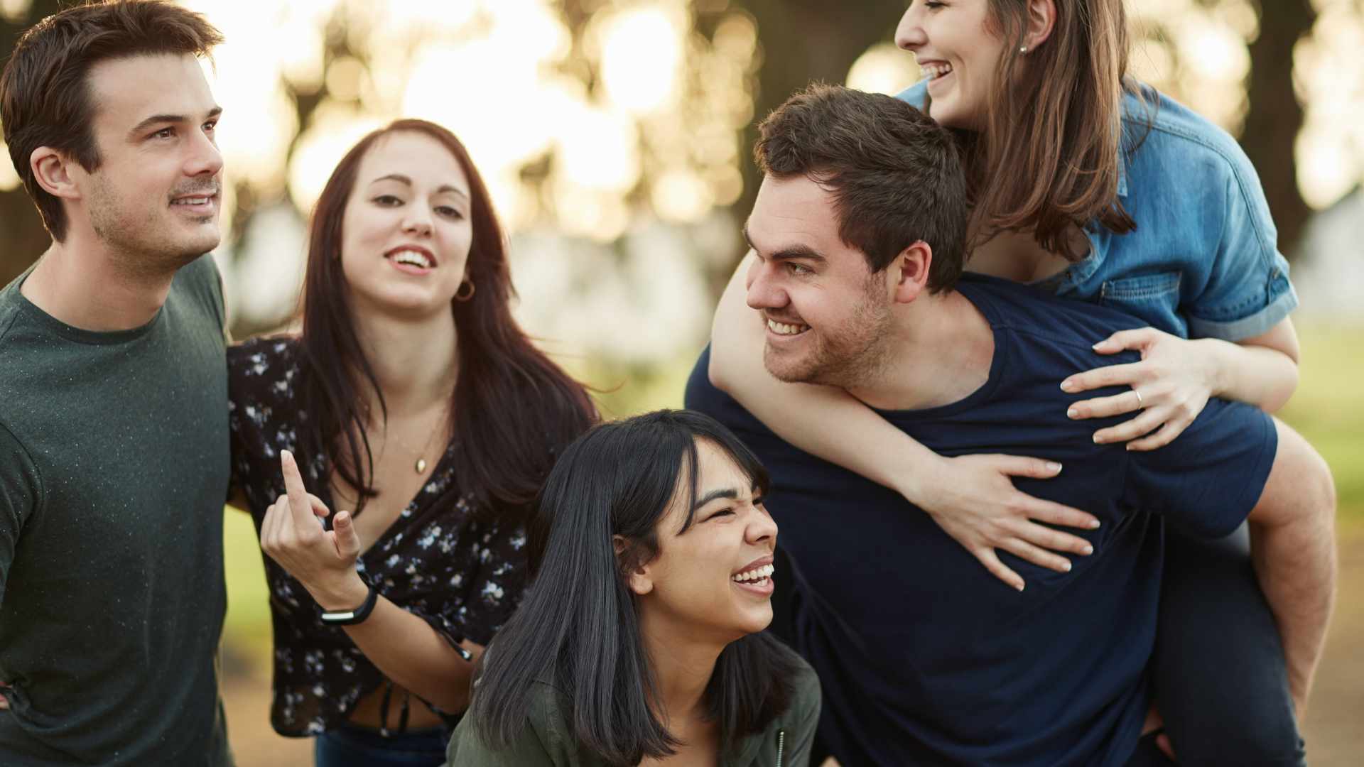 How to Make Friends as an Introvert? The Introvert's Guide - London ...