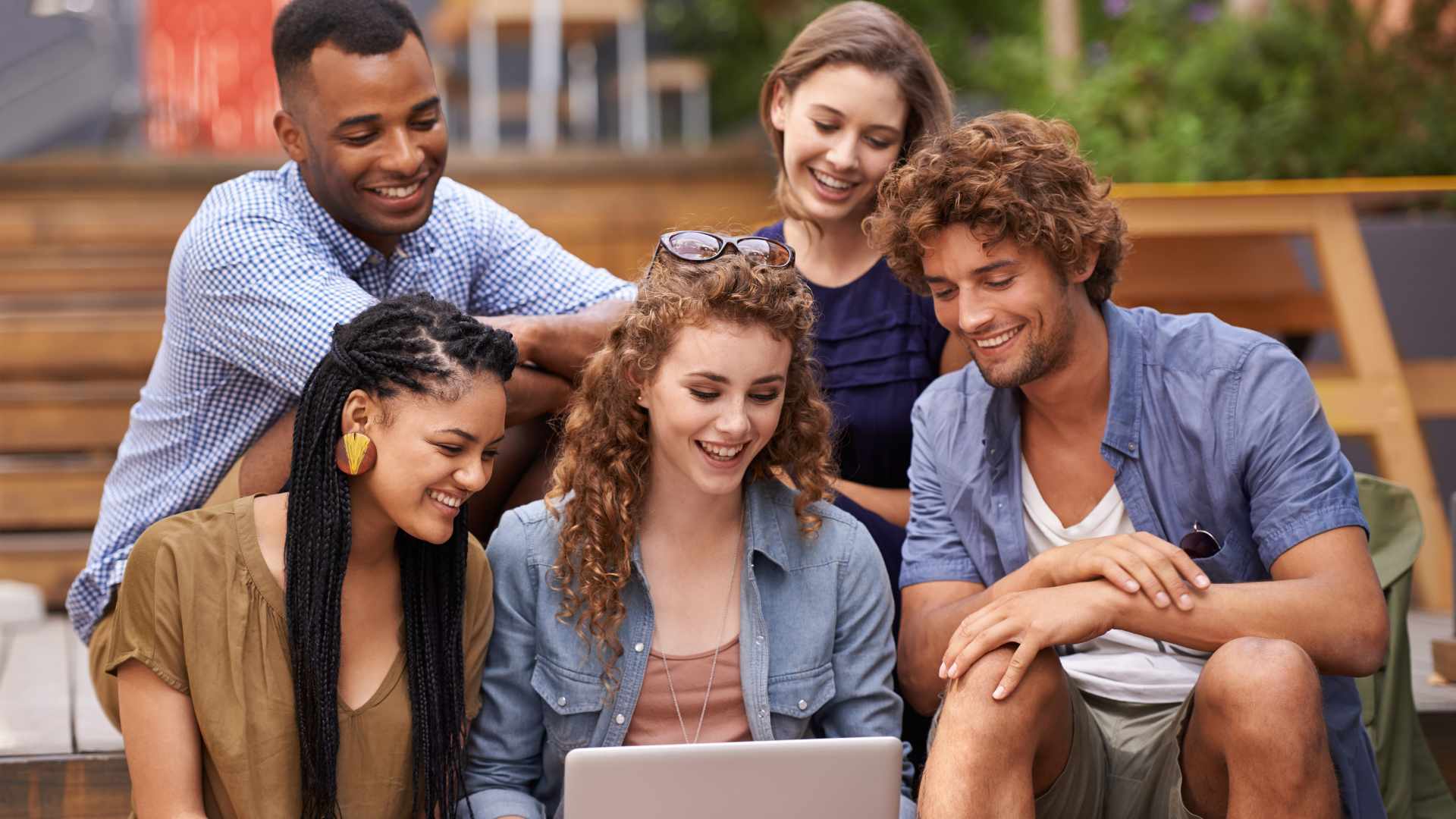 How to Get More Friends in the UK? 10 Simple Strategies - London Local News