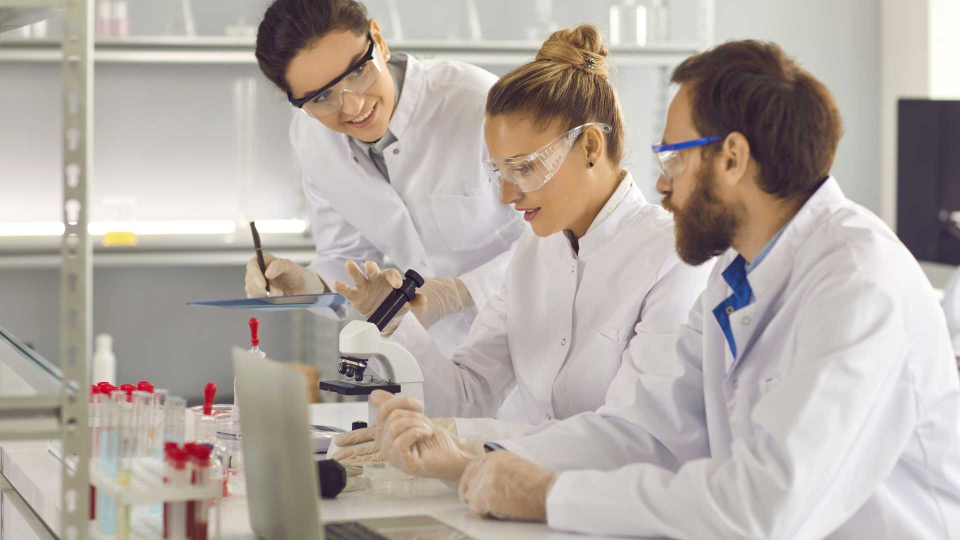 What Jobs Can You Get With a Biomedical Science Degree? - London Local News