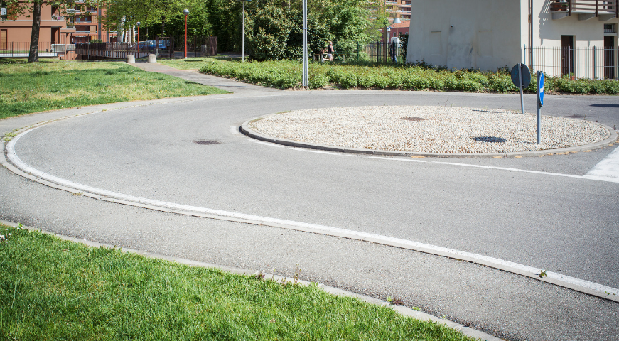 How to Drive in a Roundabout? - Quick Guide - London Local News