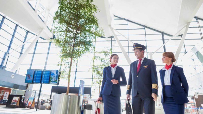 Qatar Airways Flight Attendant: Requirements and Qualifications ...