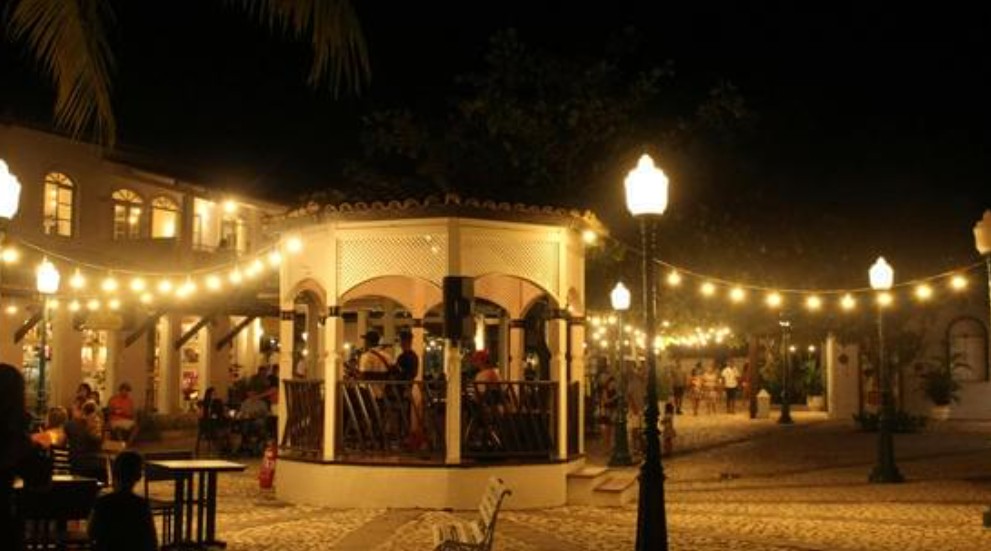 Advantages Of Pop-Up Gazebos For Chilly Bonfire Night Events